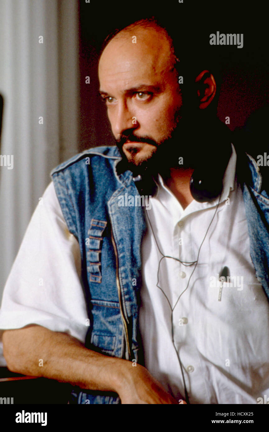 THE SHAWSHANK REDEMPTION, director Frank Darabont, on set, 1994. (c ...