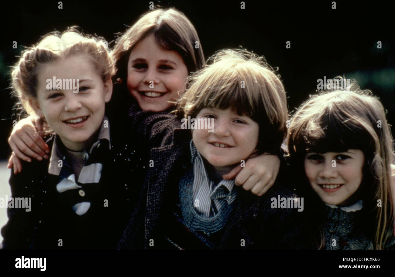 SHOOT THE MOON, (l-r): Viveka Davis, Dana Hill, Tina Yothers, Tracey ...