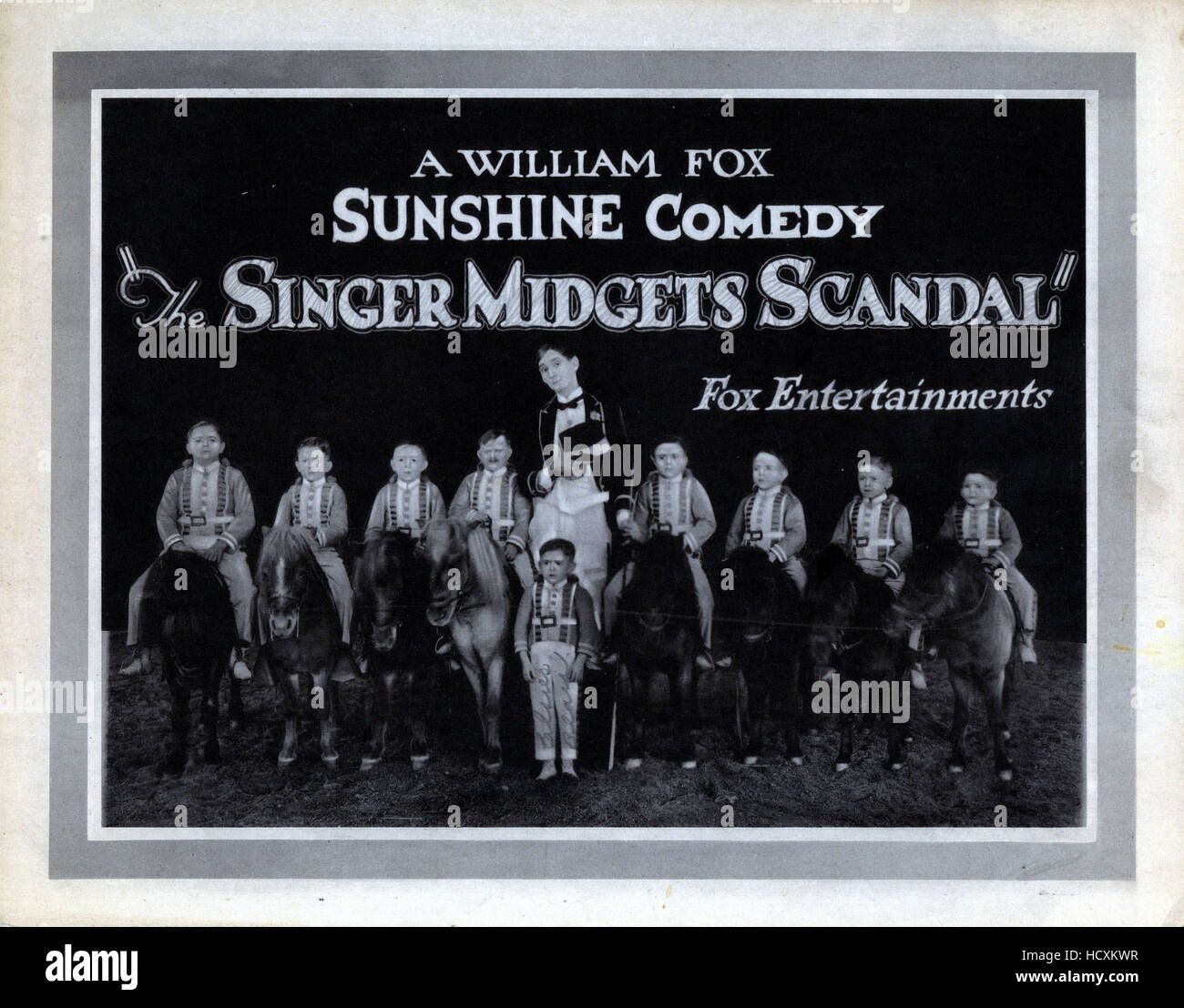 THE SINGER MIDGET'S SCANDAL, Slim Summerville, (center), the Singer ...
