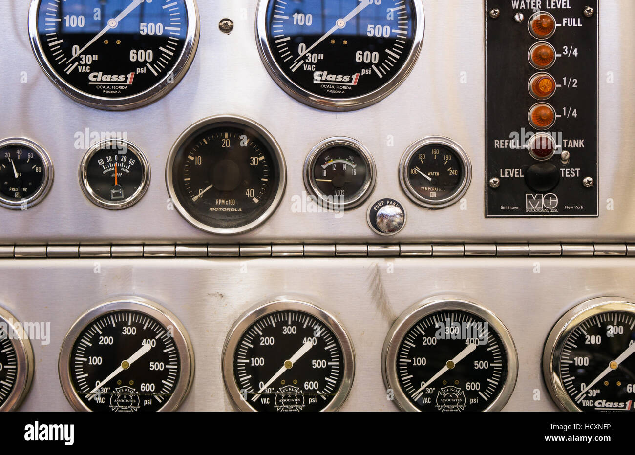 Engine indicators hi-res stock photography and images - Alamy