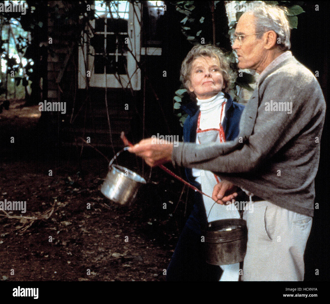 ON GOLDEN POND, Katharine Hepburn, Henry Fonda, 1981 Stock Photo - Alamy