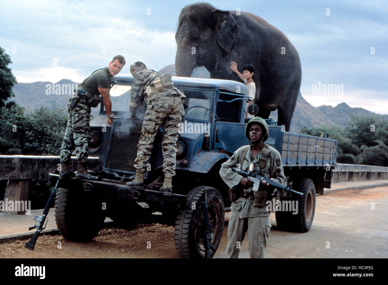 OPERATION DUMBO DROP, Ray Liotta, Danny Glover, Dinh Thien Le, Doug E ...