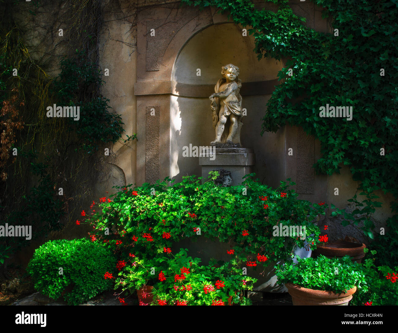 Musical roman statue hi-res stock photography and images - Alamy