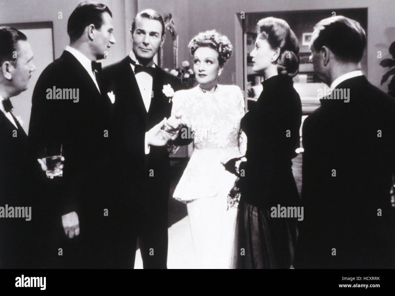 PITTSBURGH, John Wayne (second left), Randolph Scott, Marlene Dietrich ...