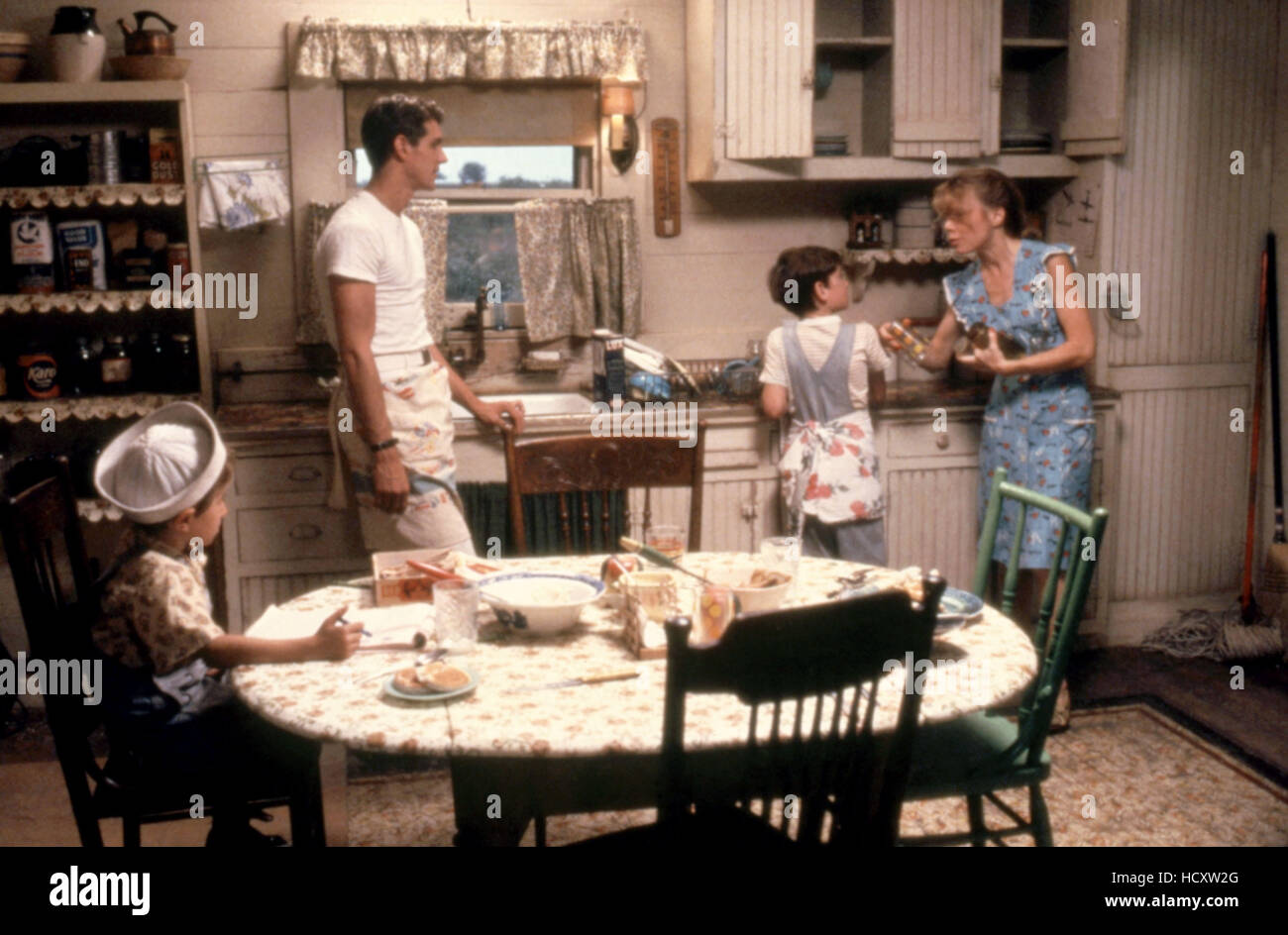 RAGGEDY MAN, Carey Hollis Jr., Eric Roberts, Henry Thomas, Sissy Spacek ...