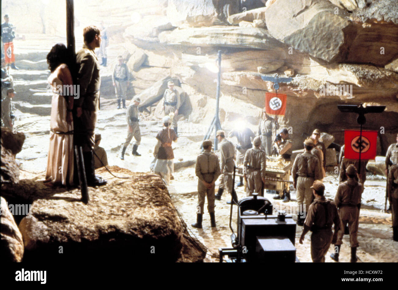 RAIDERS OF THE LOST ARK, Karen Allen, Harrison Ford, 1981 Stock Photo ...