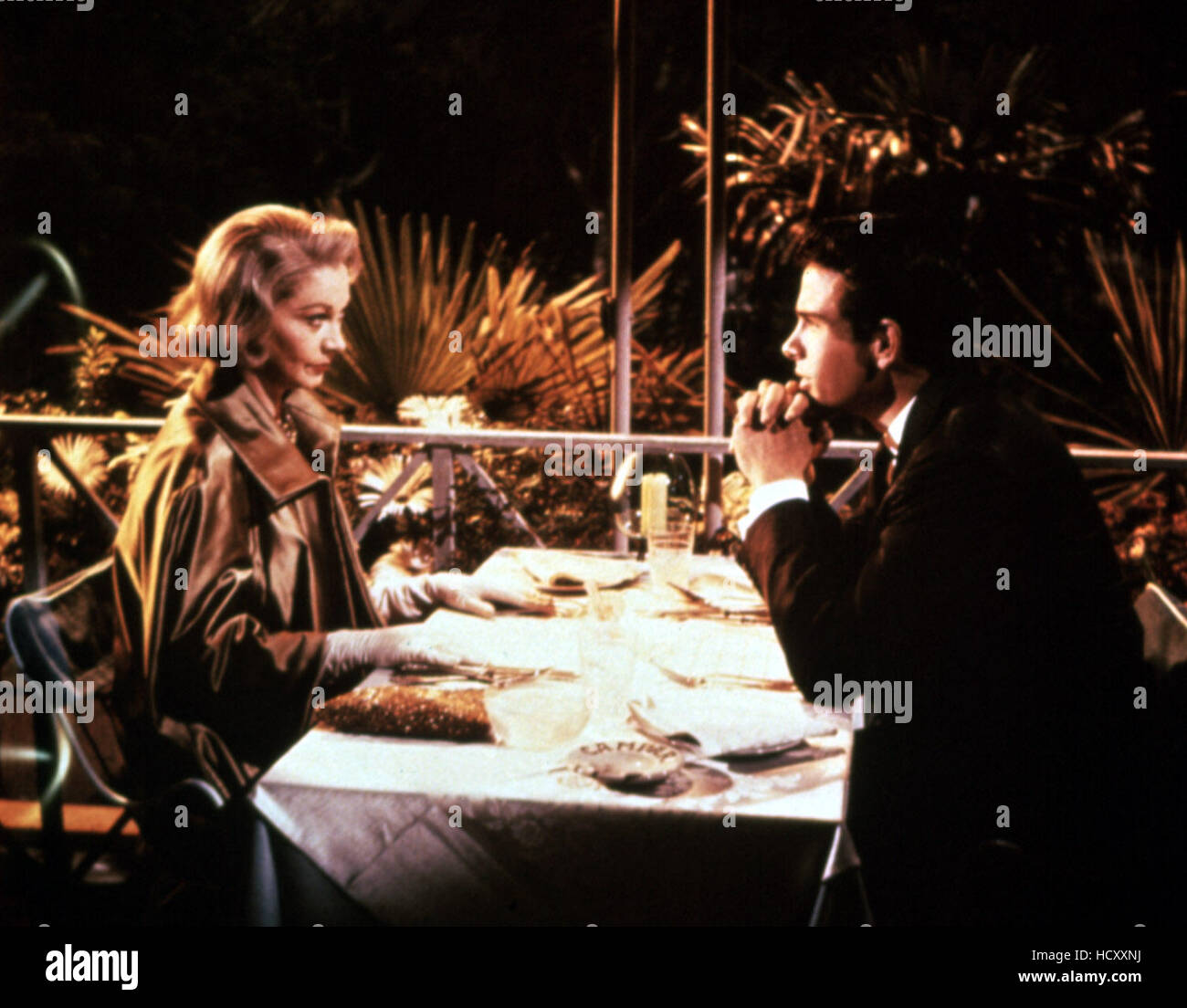 THE ROMAN SPRING OF MRS. STONE, Vivien Leigh, Warren Beatty, 1961, at a ...