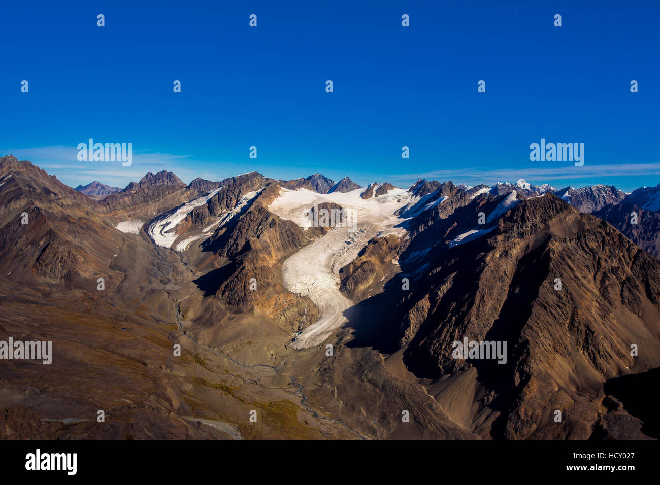 Flightseeing through peaks of Mt. Denali and the Alaskan mountain range ...