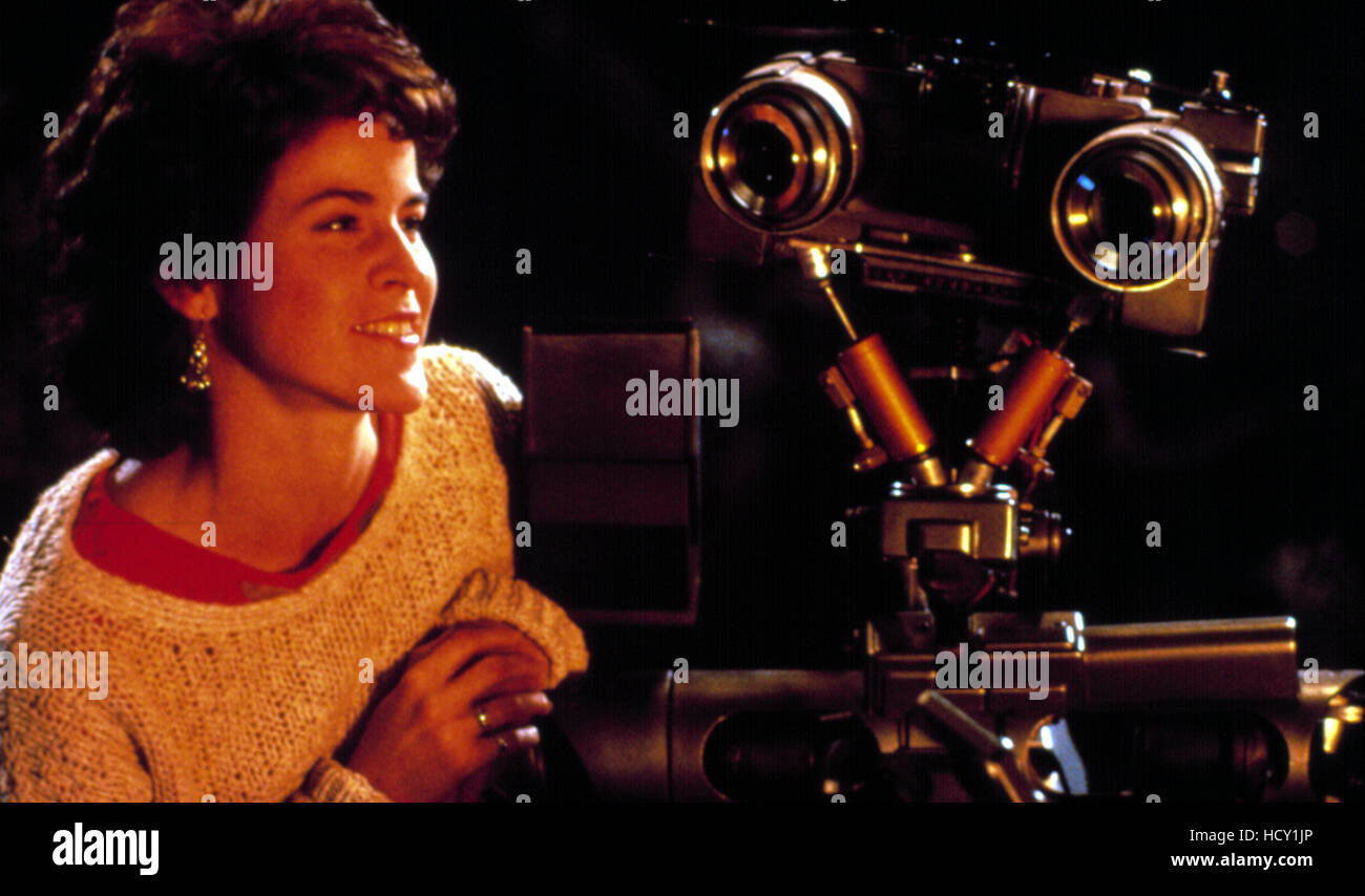 SHORT CIRCUIT, Ally Sheedy with Number 5, 1986 Stock Photo - Alamy