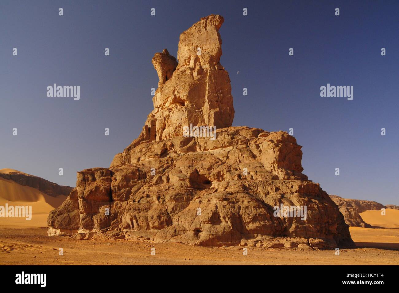 Desert landscape algeria hi-res stock photography and images - Alamy