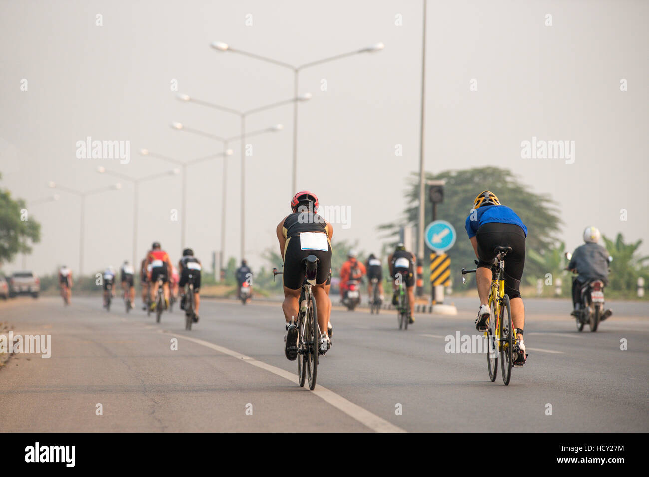 Golden cyclist team hi-res stock photography and images - Alamy