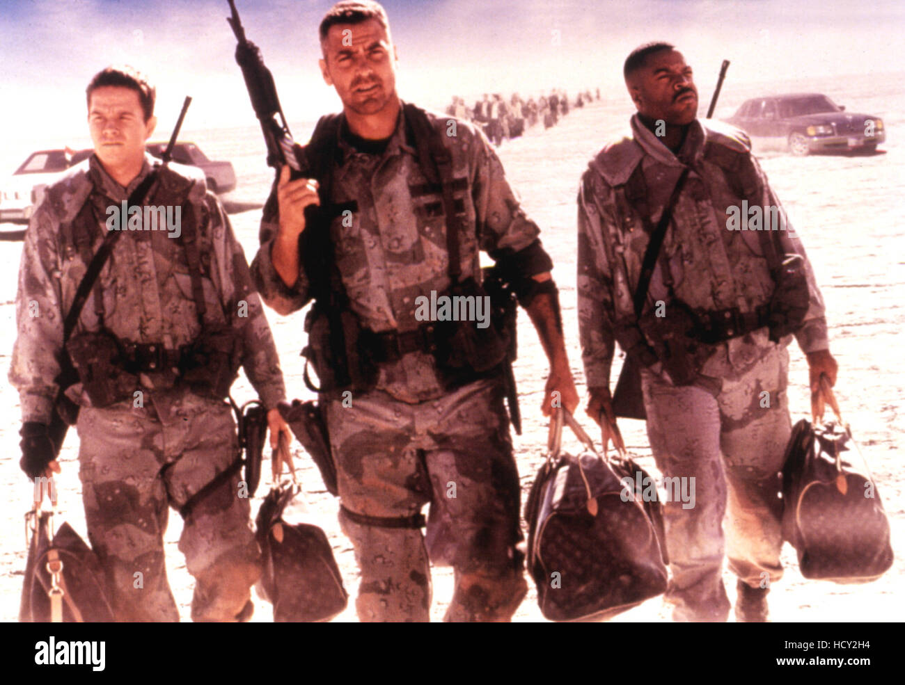 THREE KINGS, Mark Wahlberg, George Clooney, Ice Cube, 1999 Stock Photo ...
