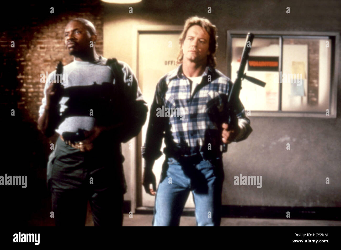 THEY LIVE, Keith David, Roddy Piper, 1988, (c)MCA/courtesy Everett ...