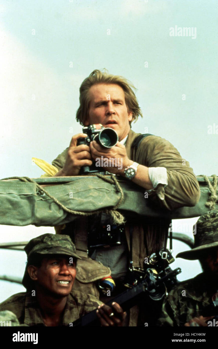 UNDER FIRE, Nick Nolte, 1983, with camera Stock Photo - Alamy