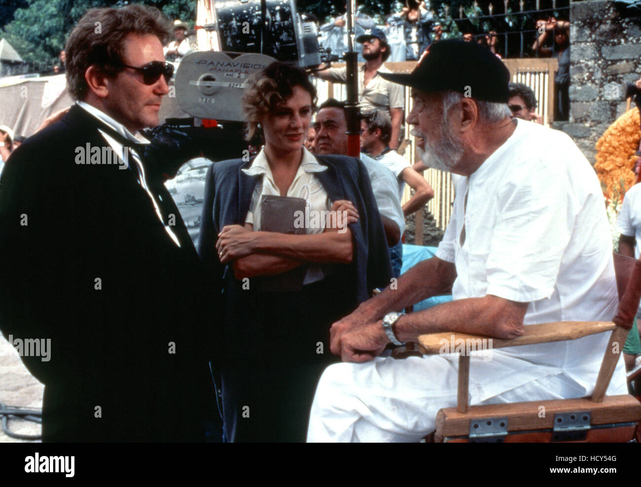 UNDER THE VOLCANO, Albert Finney, Jacqueline Bisset, director John ...
