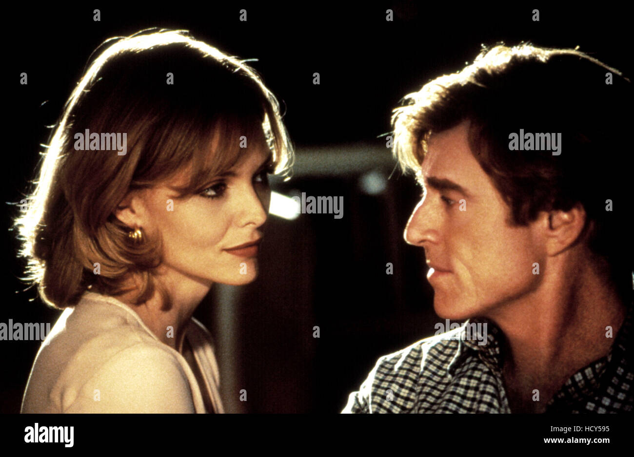 UP CLOSE AND PERSONAL, Michelle Pfeiffer, Robert Redford, 1996 Stock ...