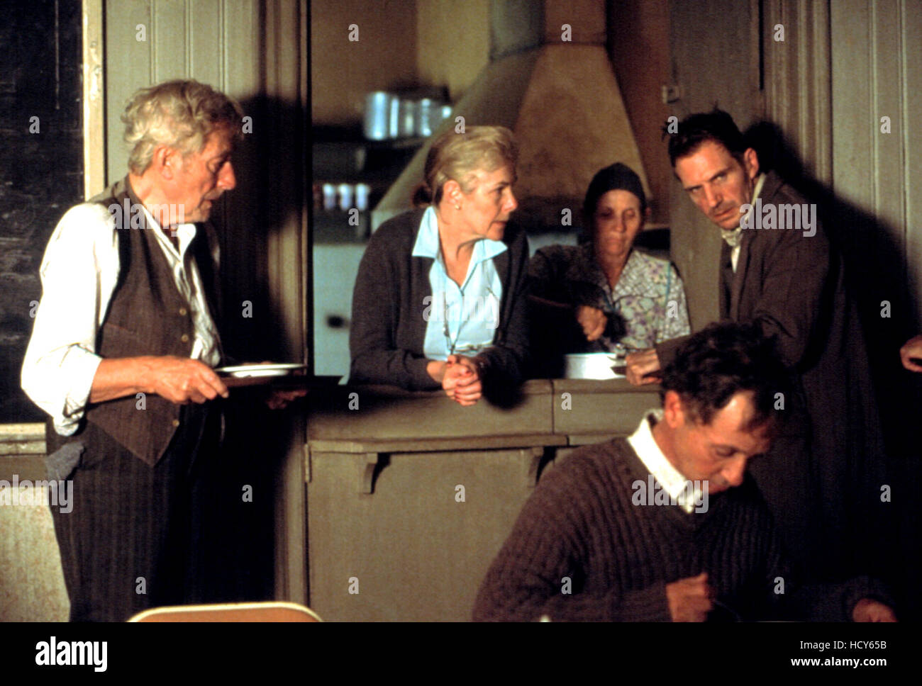 SPIDER, John Neville, Lynn Redgrave, Ralph Fiennes, 2002, (c) Sony ...