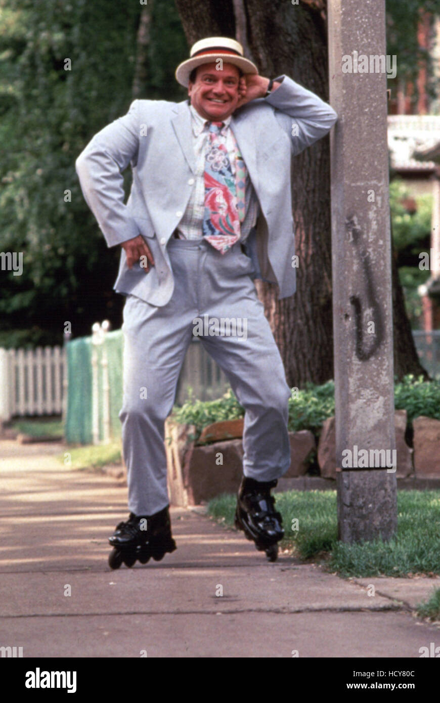 THE STUPIDS, Tom Arnold, 1996, © New Line/courtesy Everett Collection ...