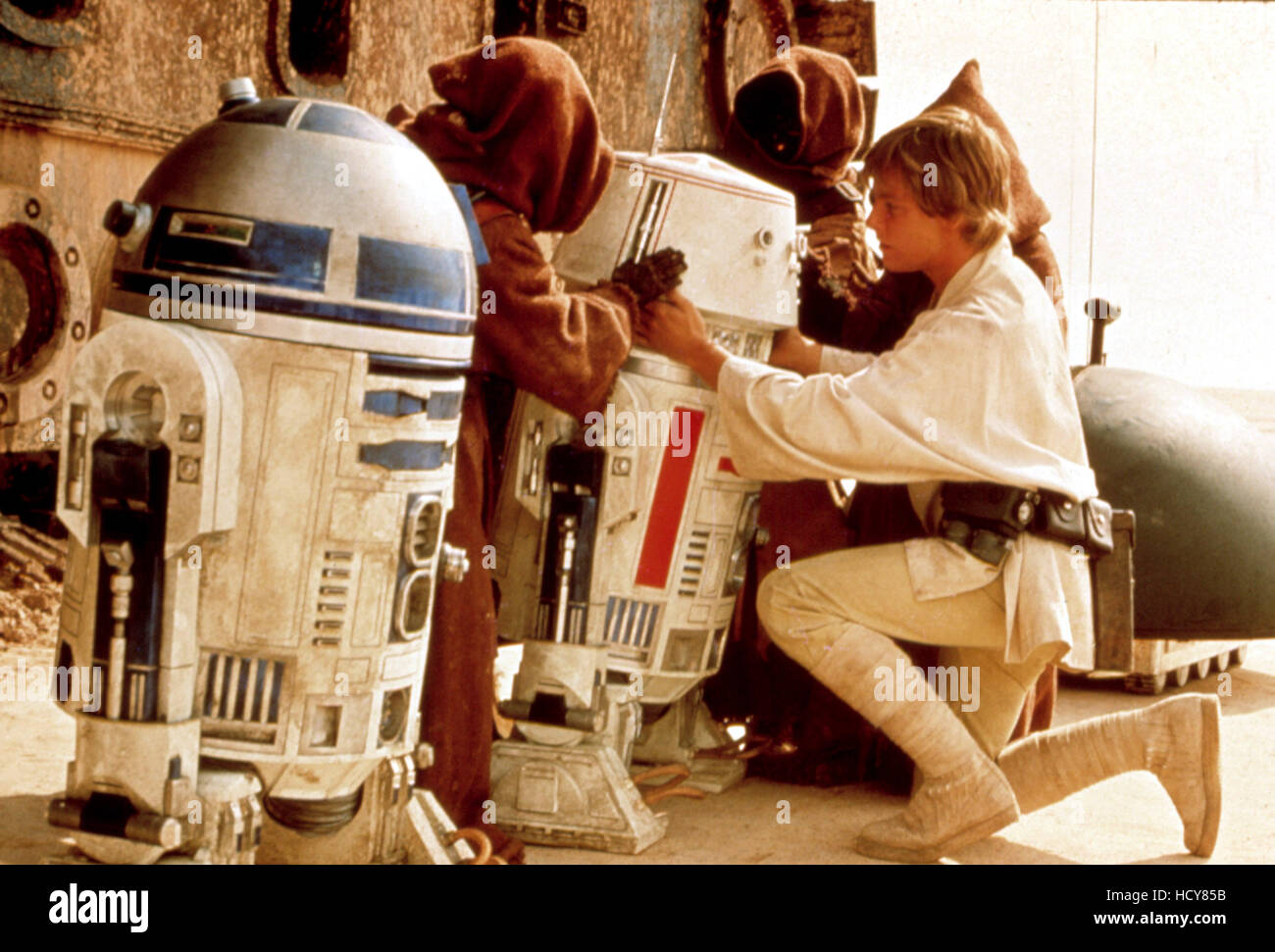 STAR WARS, (aka STAR WARS: EPISODE IV - A NEW HOPE), R2D2, Mark Hamill, 1977 Stock Photo - Alamy