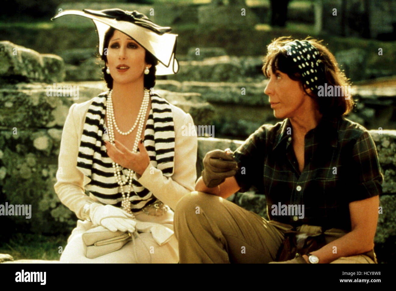 TEA WITH MUSSOLINI, Cher, Lily Tomlin, 1999 Stock Photo - Alamy