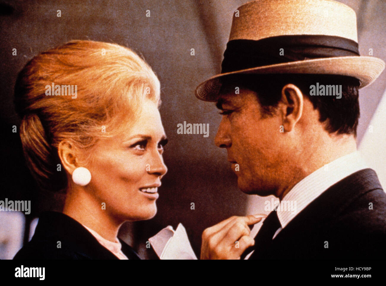 THE THOMAS CROWN AFFAIR, Faye Dunaway, Paul Burke, 1968 Stock Photo - Alamy