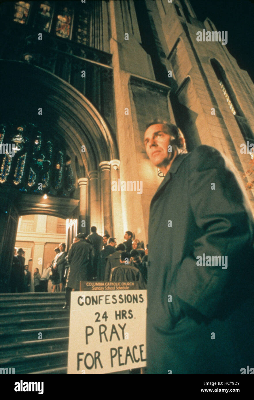 THIRTEEN DAYS, Kevin Costner, 2000, © New Line/courtesy Everett ...