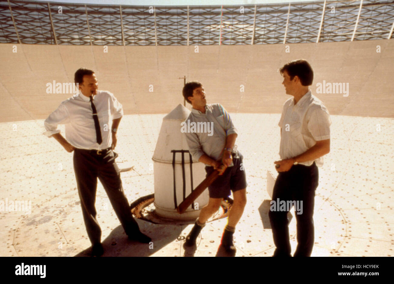 THE DISH, Sam Neill, Kevin Harrington, Tom Long, 2000, © Warner Bros ...