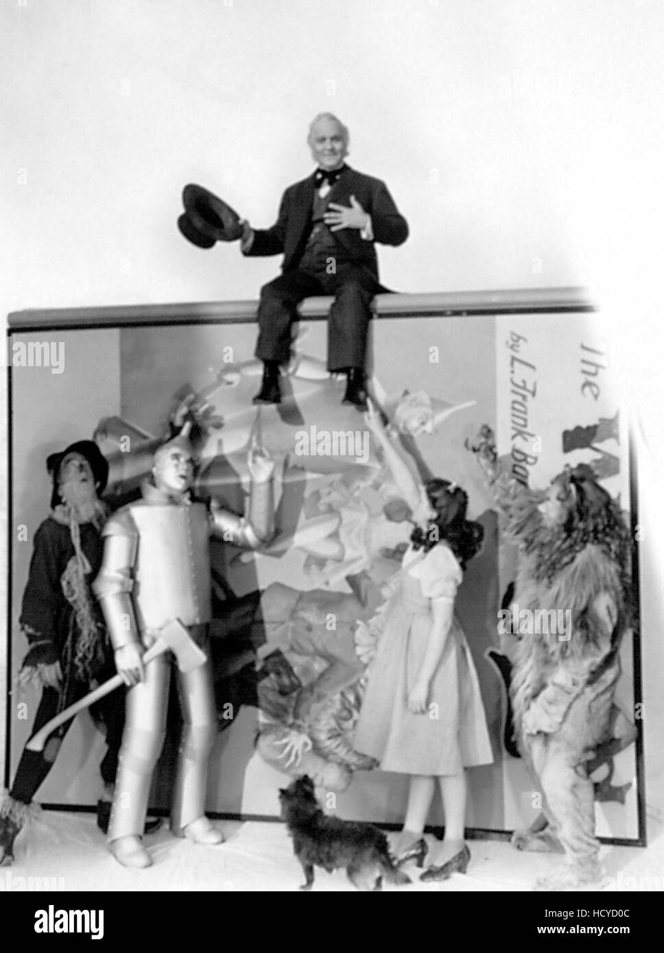 THE WIZARD OF OZ, Frank Morgan (top), Ray Bolger, Jack Haley, Toto ...