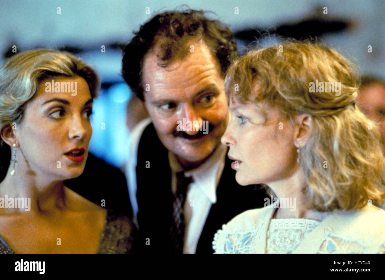 WIDOW'S PEAK, Natasha Richardson, Jim Broadbent, Mia Farrow, 1994. (c ...