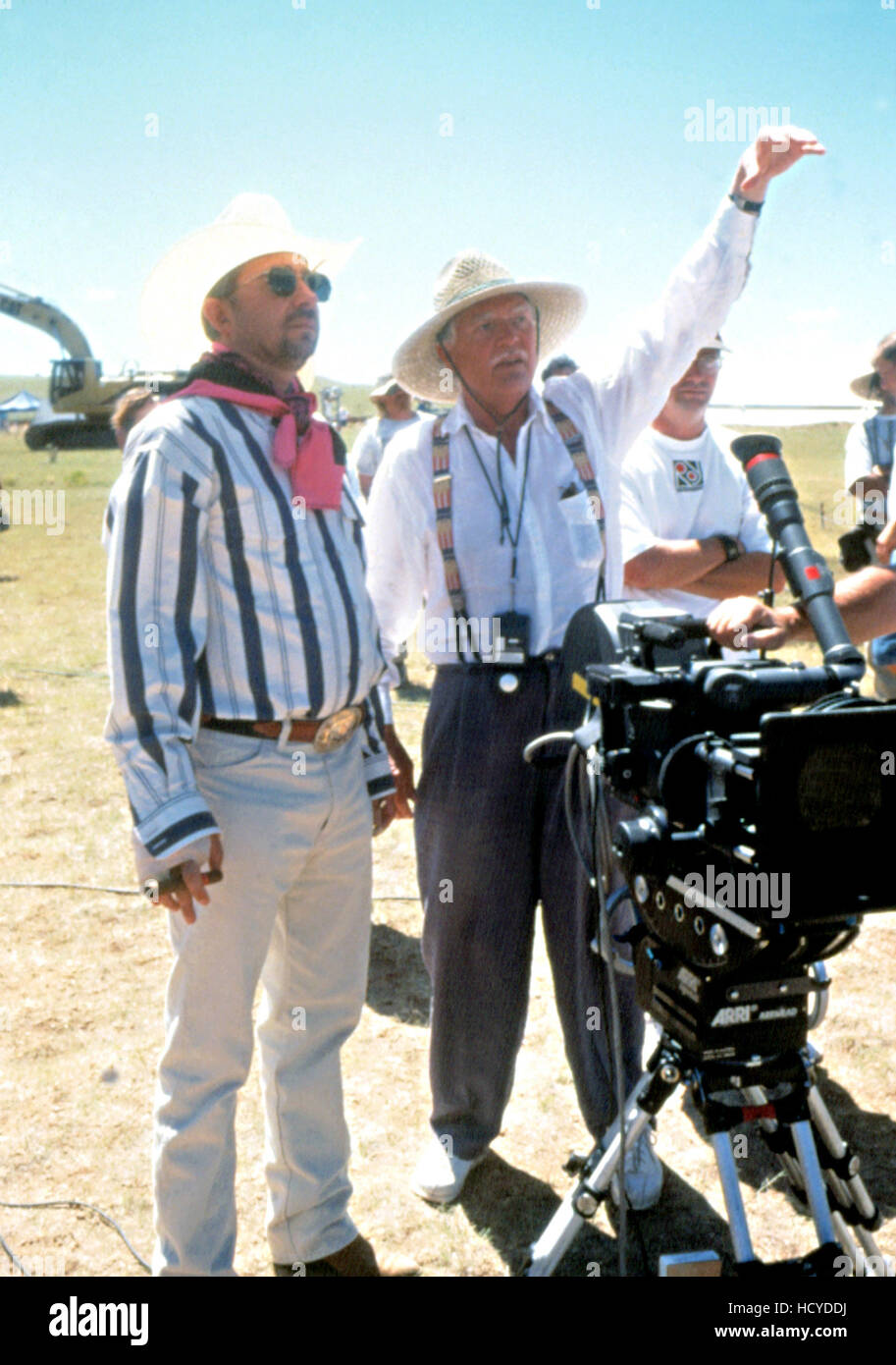 WILD WILD WEST, Director, Barry Sonnenfeld, discusses a scene, with ...
