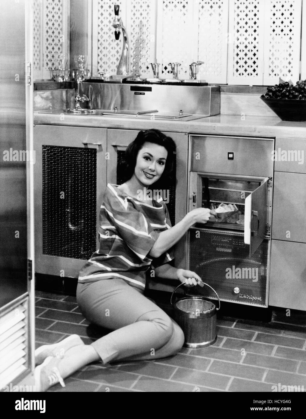 Barbara Rush, showing off her modernistic home, ca. mid-1960s Stock ...