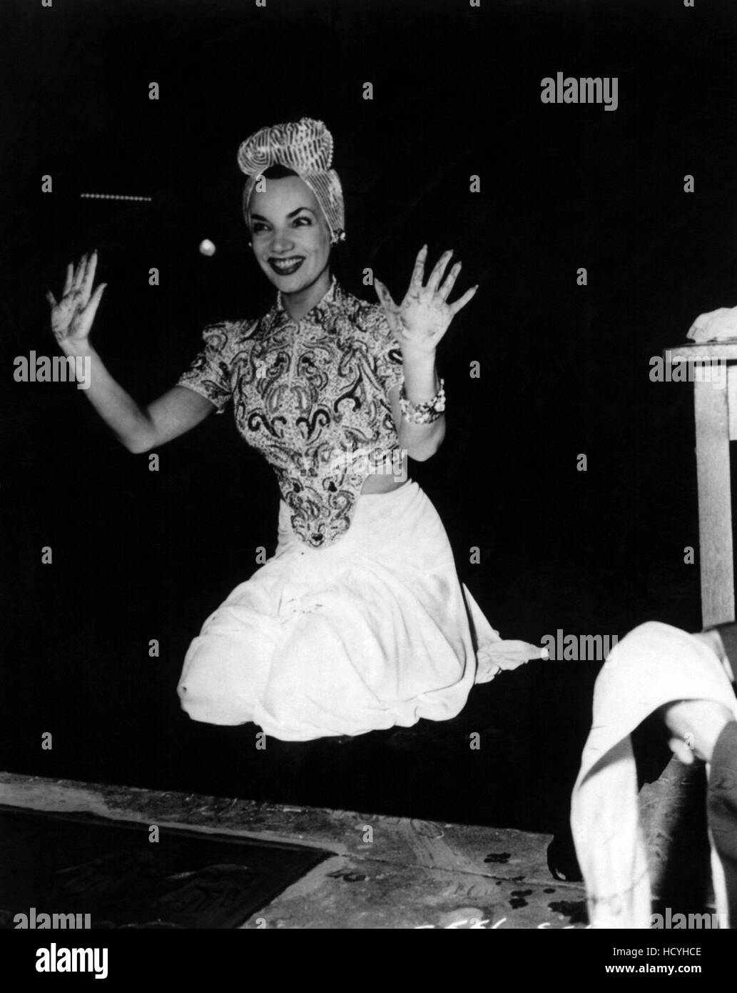 Carmen Miranda honored at Grauman's Chinese Theatre shows her hands ...