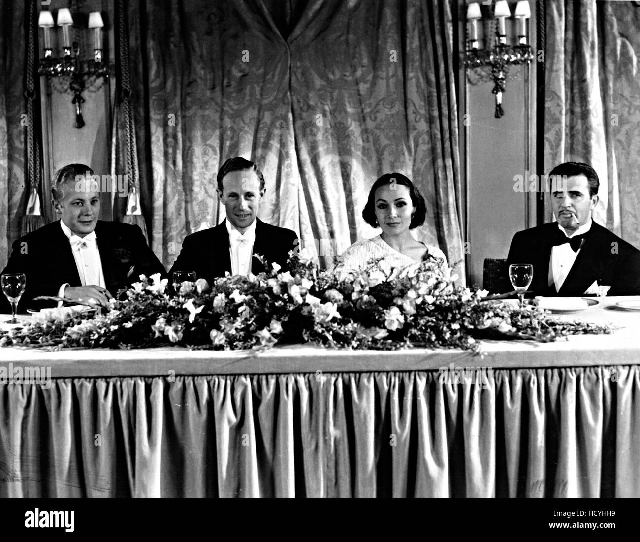 ACADEMY AWARDS, 3/16/34, (L-R), Gene Raymond, Leslie Howard, Dolores ...