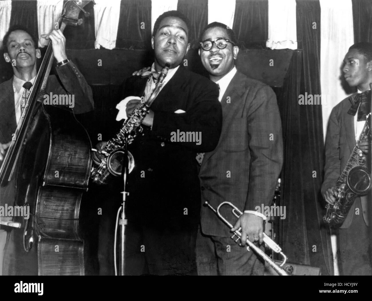 CHARLIE PARKER and DIZZY GILLESPIE live on-stage Stock Photo - Alamy