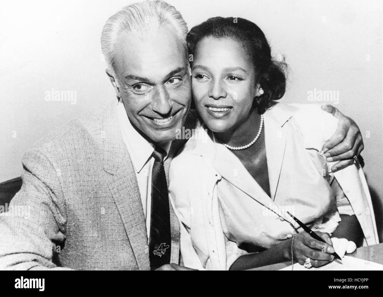 From left: Jack Denison, Dorothy Dandridge obtaining their marriage ...