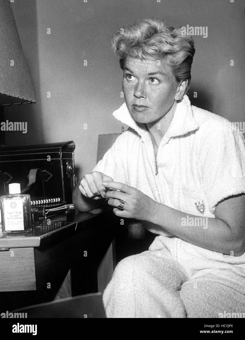 DORIS DAY at home, 1960 Stock Photo - Alamy