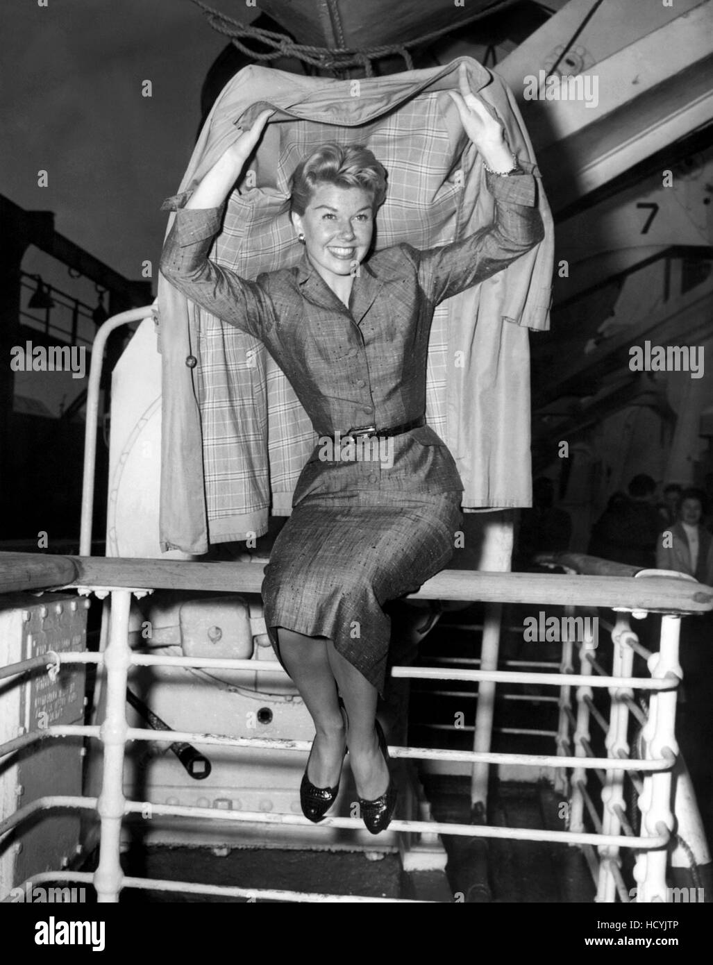 Doris Day, aboard the Queen Elizabeth, 1953 Stock Photo - Alamy