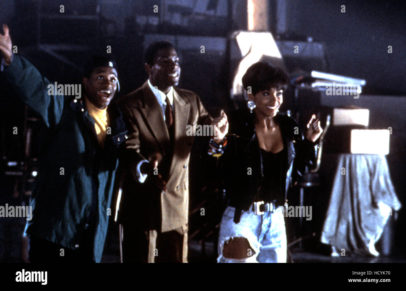 STRICTLY BUSINESS, Tommy Davidson, Joseph C. Phillips, Halle Berry ...