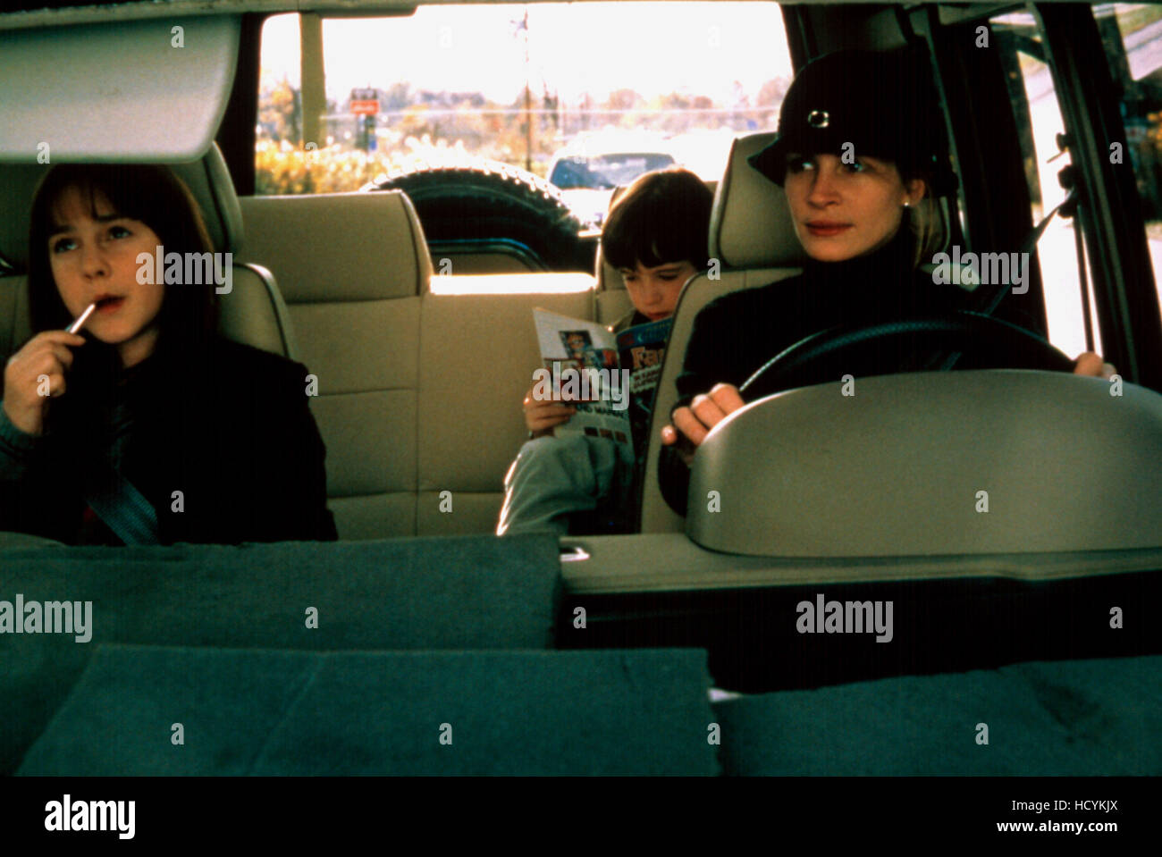 STEPMOM, Jena Malone, Liam Aiken, Julia Roberts, 1998 Stock Photo - Alamy