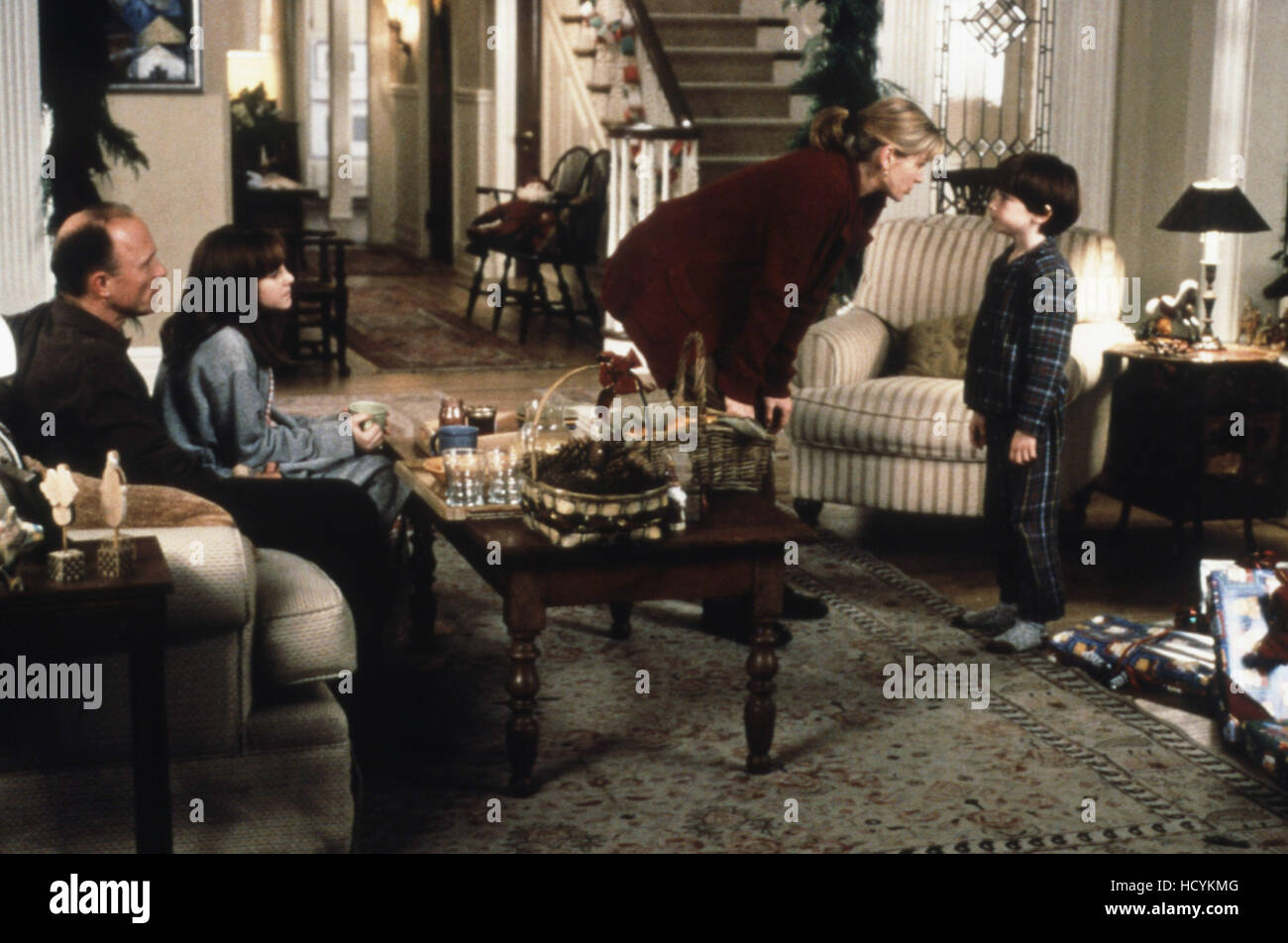 STEPMOM, from left: Ed Harris, Jena Malone, Julia Roberts, Liam Aiken ...