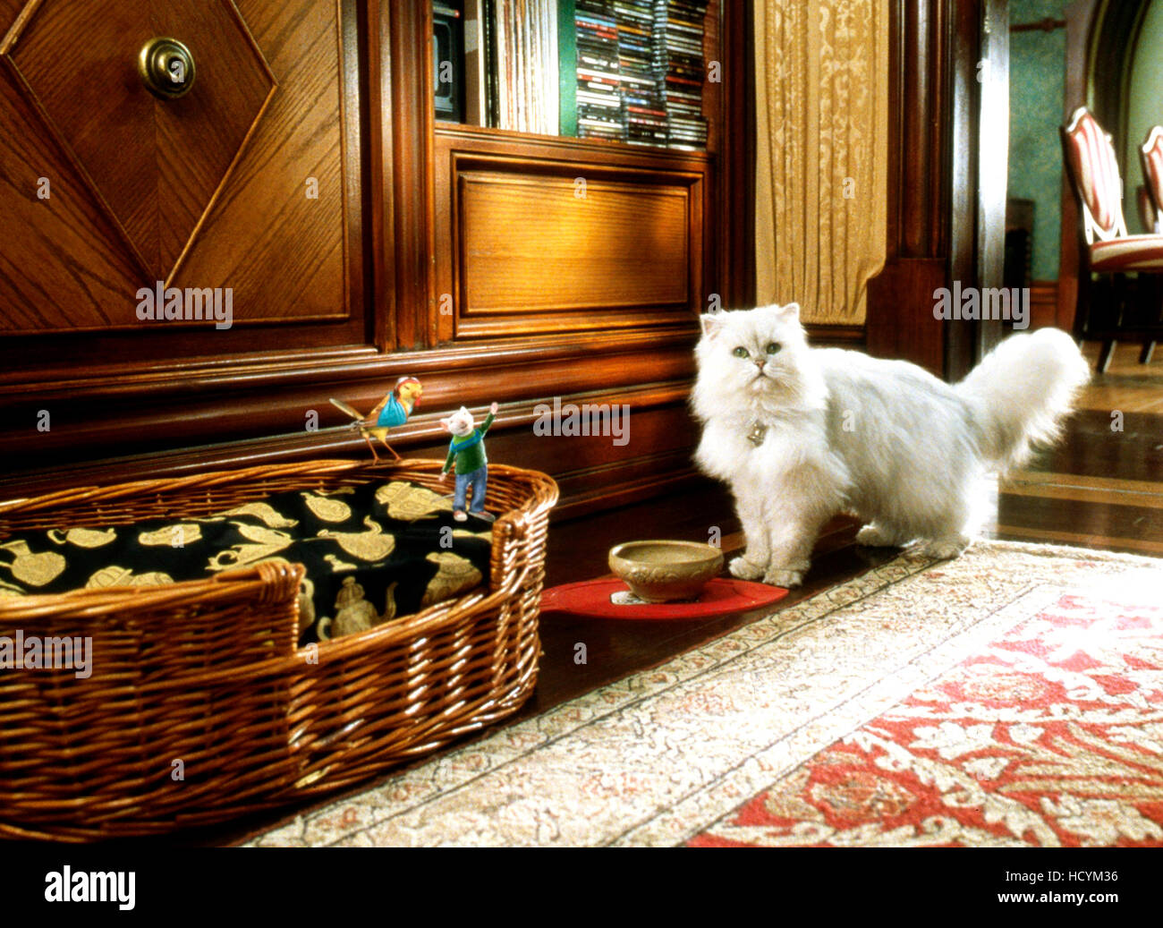 Snowbell stuart little hi-res stock photography and images - Alamy