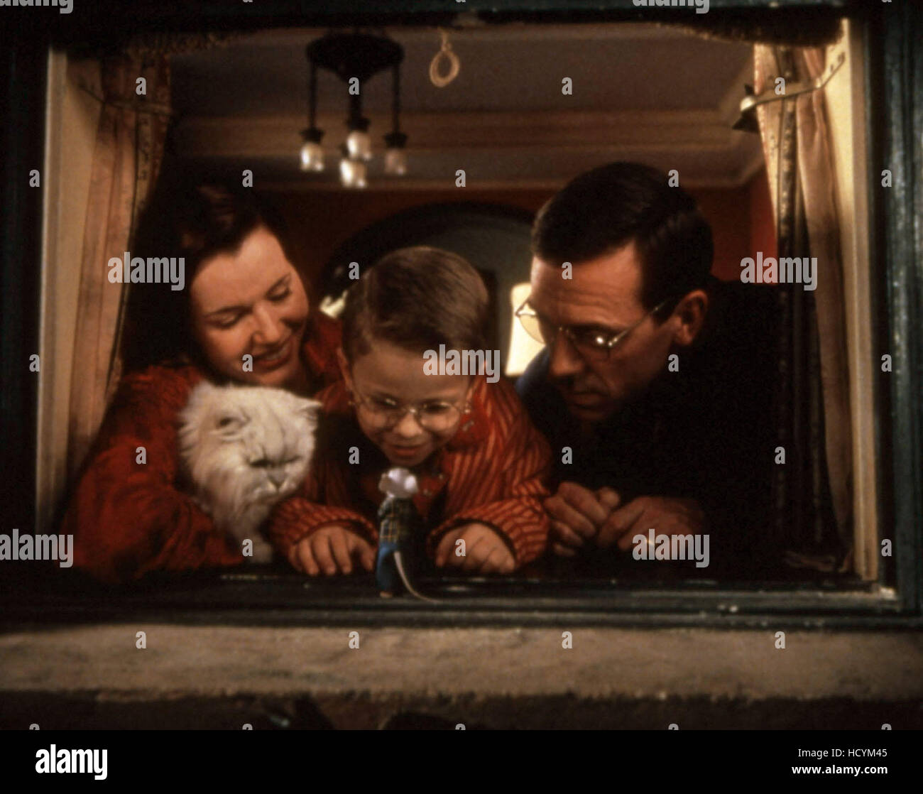 STUART LITTLE, Geena Davis, Jonathan Lipnicki, Hugh Laurie, 1999. (c ...