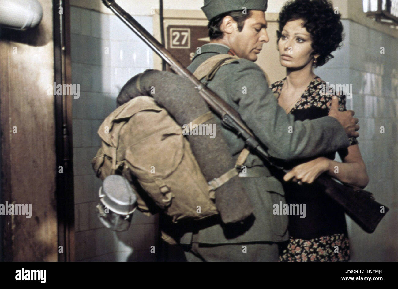 SUNFLOWER, Marcello Mastroianni, Sophia Loren, 1970 Stock Photo - Alamy