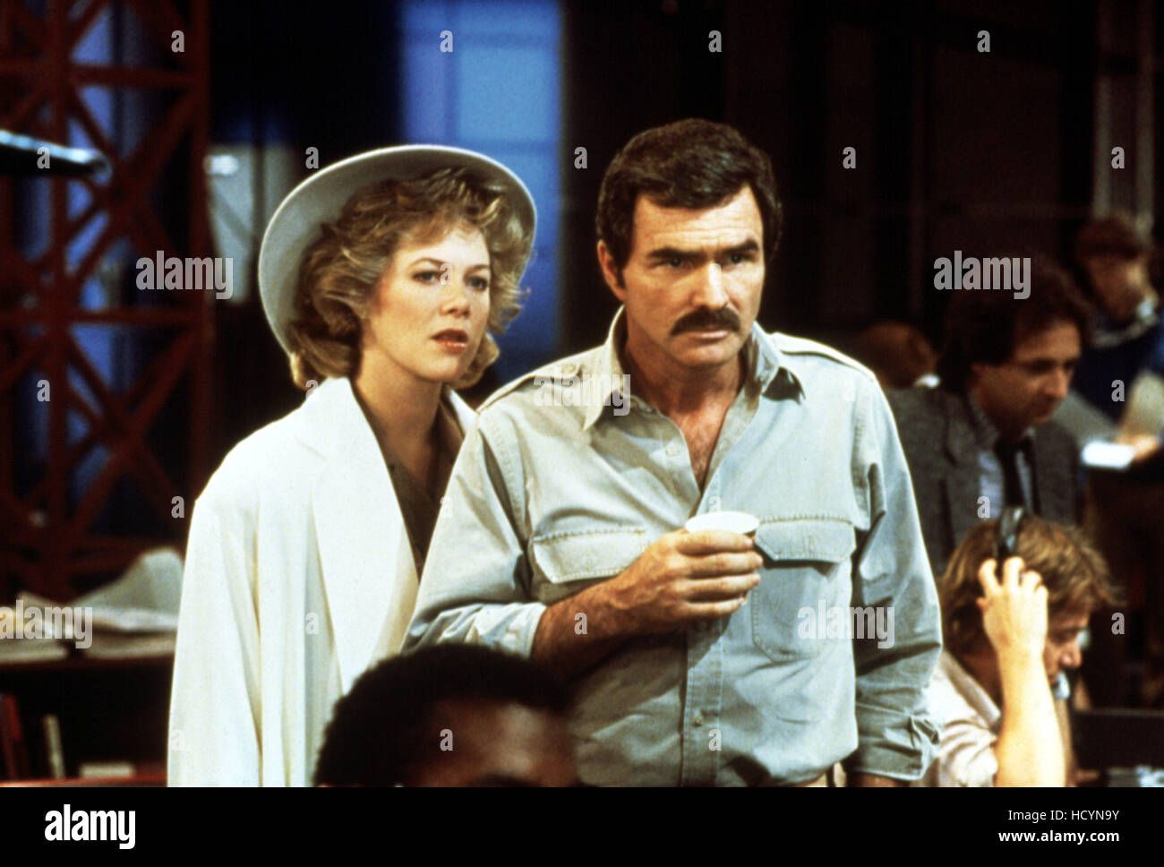 SWITCHING CHANNELS, Kathleen Turner, Burt Reynolds, 1988 Stock Photo ...