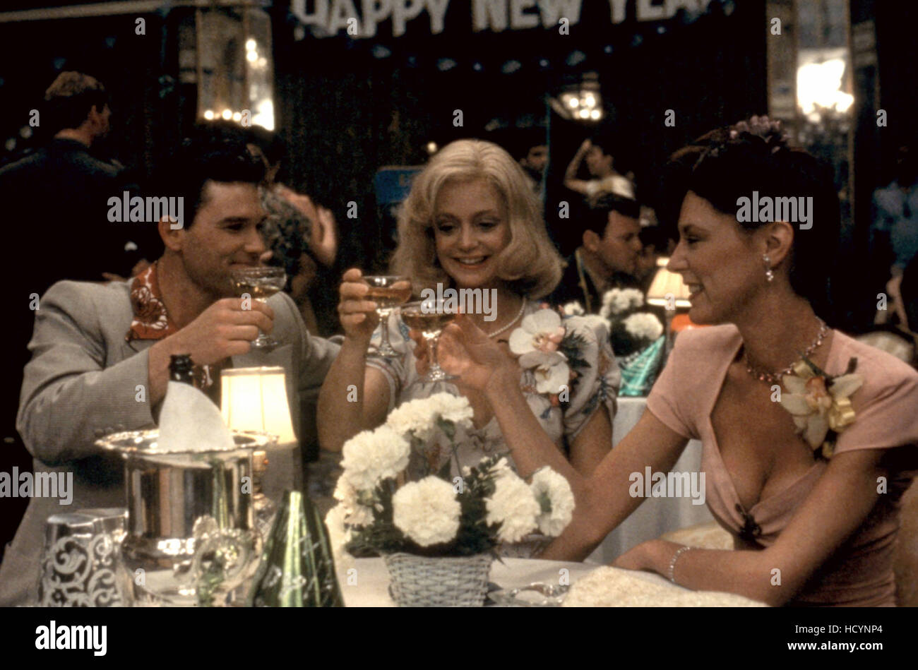 SWING SHIFT, Kurt Russell, Goldie Hawn, Christine Lahti. 1984. ©Warner ...