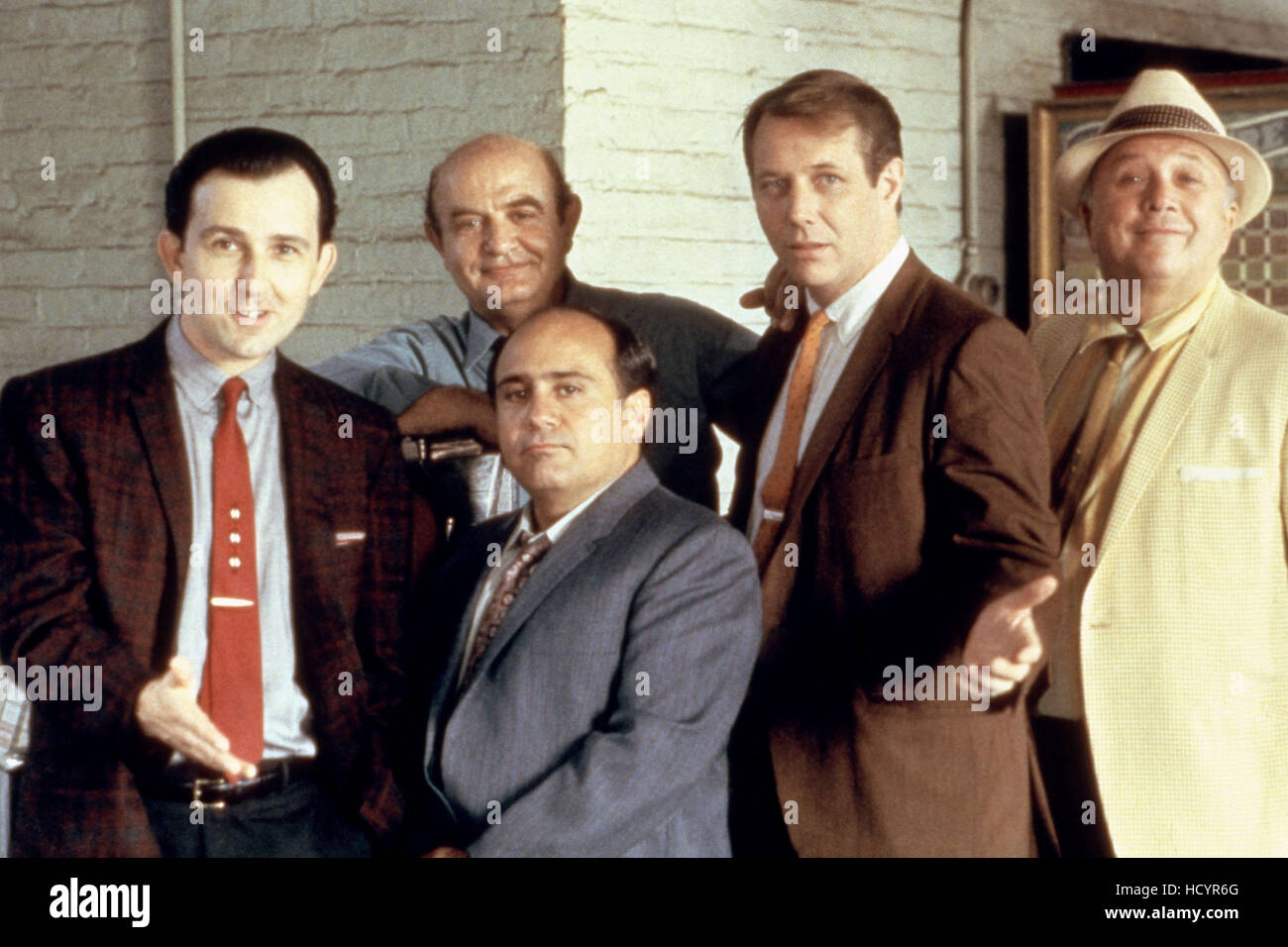 TIN MEN, Bruno Kirby, Stanley Brock, Danny DeVito, J.T. Walsh, Jackie ...