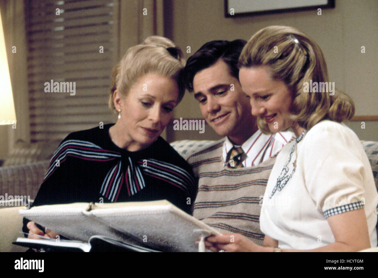 TRUMAN SHOW, Holland Taylor, Jim Carrey, Laura Linney, 1998 Stock Photo ...
