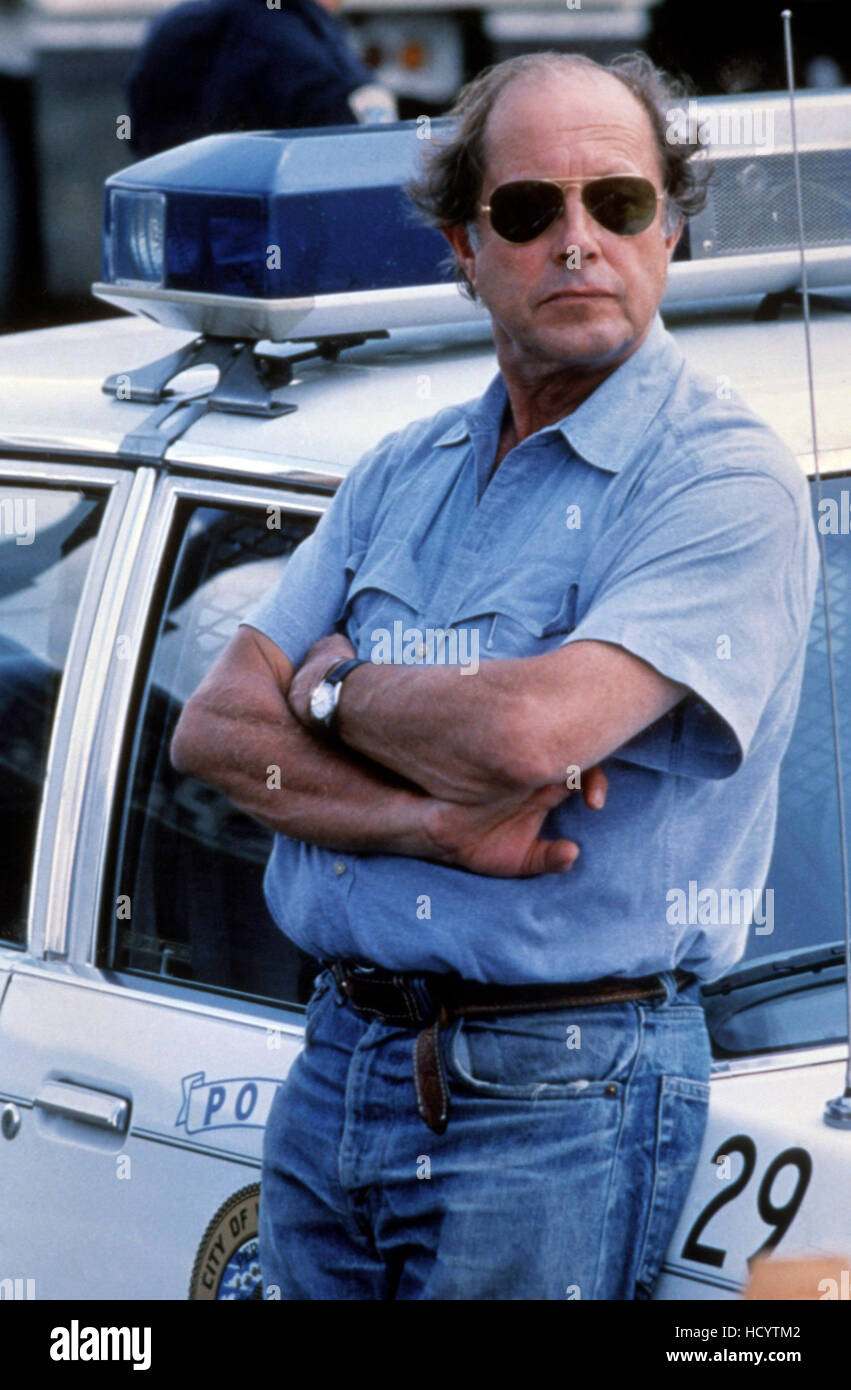 TRACK 29, director Nicolas Roeg on set, 1988, (c) Island Pictures ...