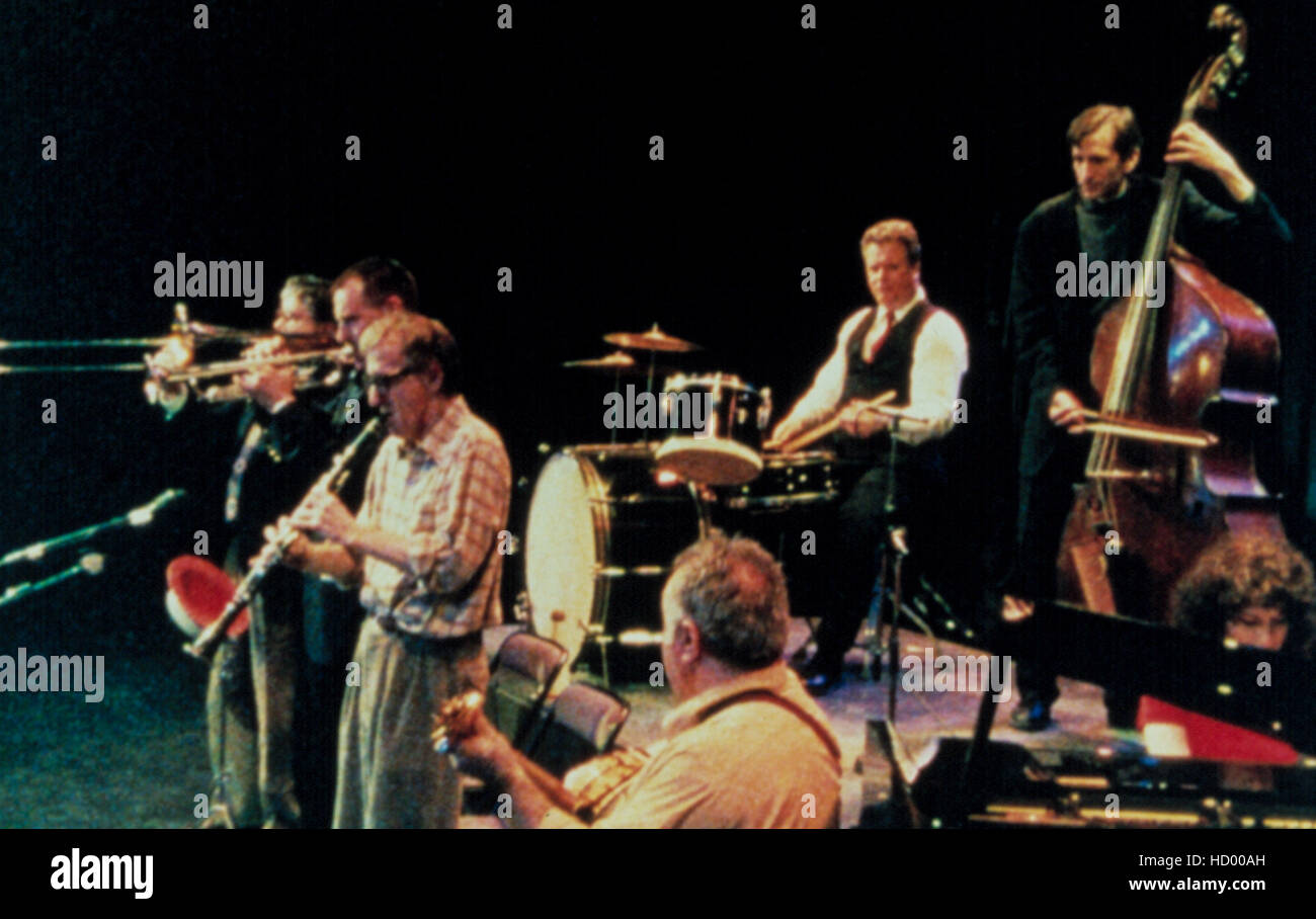 WILD MAN BLUES, Woody Allen (on clarinet), 1998 Stock Photo - Alamy