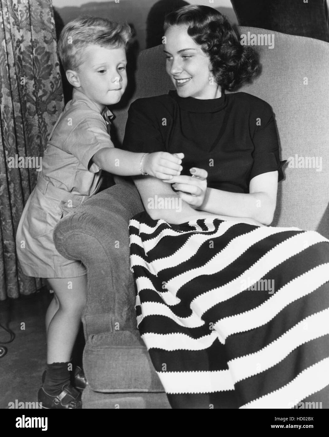 Alida Valli (right) with her son Carlo De Mejo, late 1940s Stock Photo ...